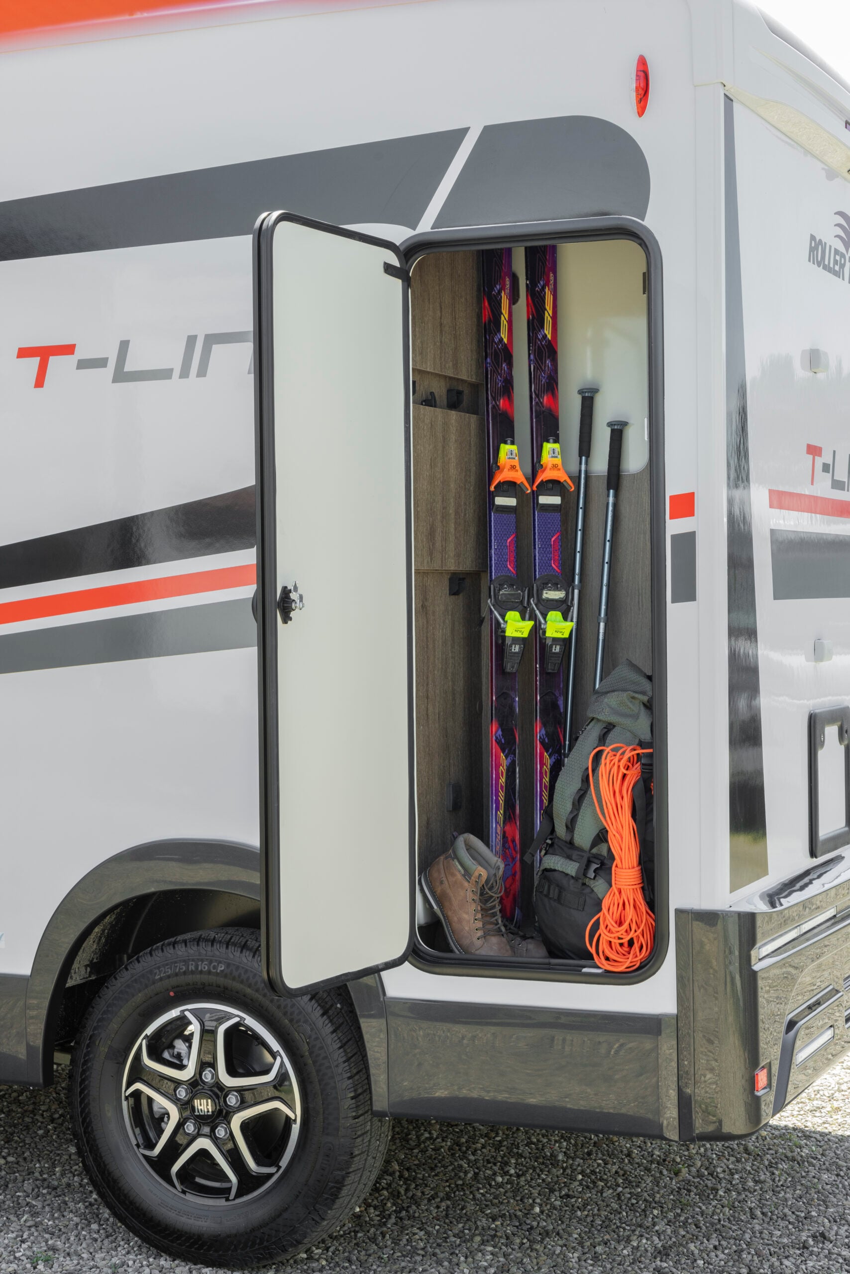 T-Line 590 - RollerTeam UK